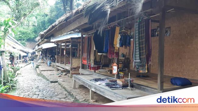 Tenang Tanpa Keributan, Begini Suasana Belanja Suvenir di Baduy