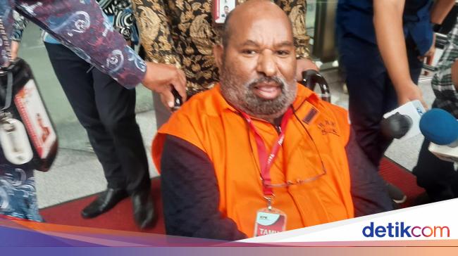 Pengacara Sebut Lukas Enembe Sakit, Dibawa ke RSPAD Malam Ini