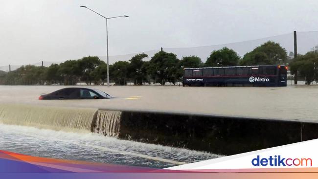 Bandara Auckland Banjir Parah, Penumpang Curhat Terjebak Sampai 24 Jam Bandara Auckland Banjir Parah, Penumpang Curhat Terjebak Sampai 24 Jam