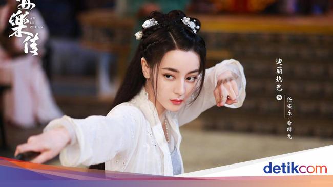 Potret Aktris Cantik Dilraba Dilmurat yang Sempat Diraba-raba di Bandara