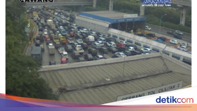 Tol Jagorawi ke Cawang Macet Parah, Antrean Mengular di GT Cililitan