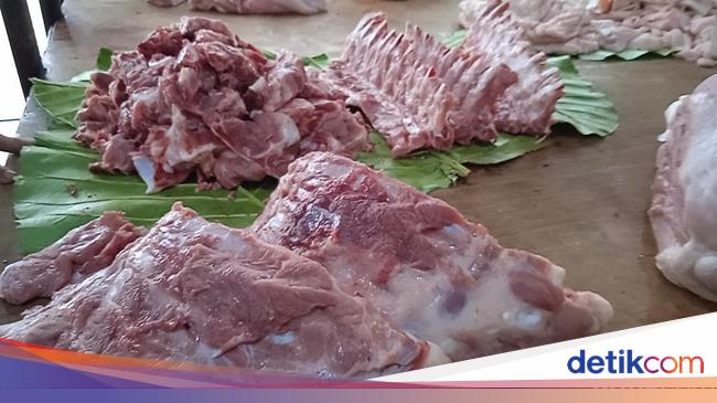 Hiruk Pikuk Pasar Babi yang Jadi Andalan Warga Kota Singkawang