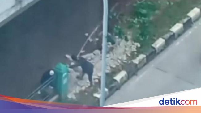 Polisi Tangkap 2 Pria Viral Pencuri Besi Pembatas Jalan Depan RSUD Koja