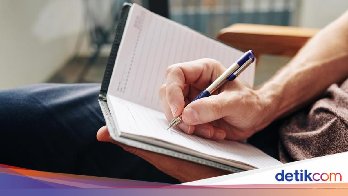 120+ Contoh Kalimat Past Tense Lengkap dengan Penjelasan Rumusnya