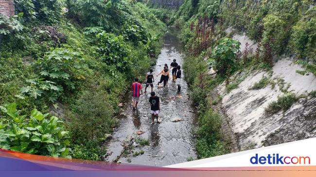 6 Pendaki Gunung Lamongan yang Kurang Ajar Dihukum 2 Hari Bersih Sungai