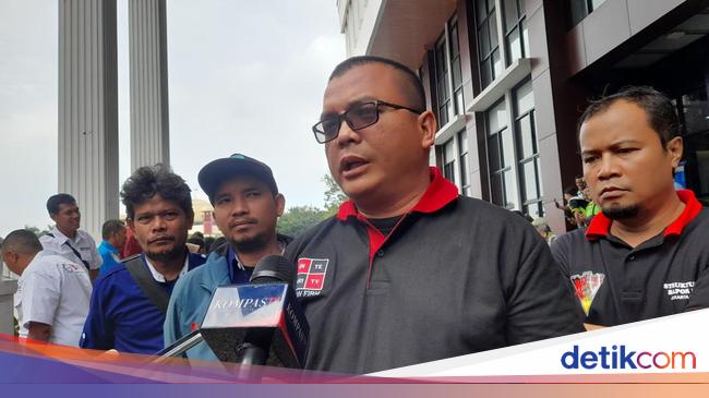Denny Indrayana Sebut Mahfud Sempat Tanya: Tak Kepikiran Capres Lain? Denny Indrayana Sebut Mahfud Sempat Tanya: Tak Kepikiran Capres Lain?