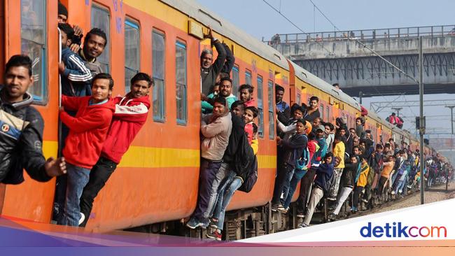 Potret Kereta di India yang Selalu Penuh Sesak Penumpang