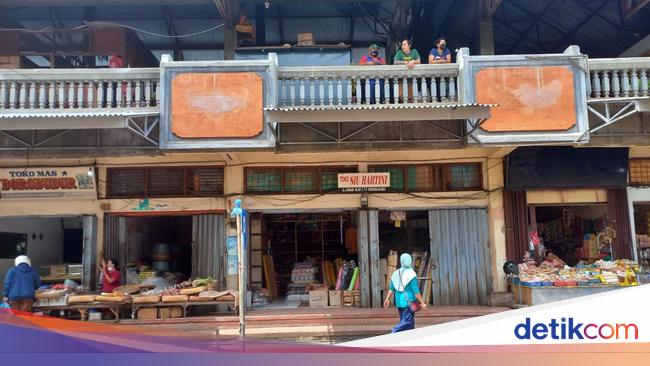 Pedagang Pasar Anyar Keluhkan Harga Bahan Pokok Jelang Kunjungan Jokowi