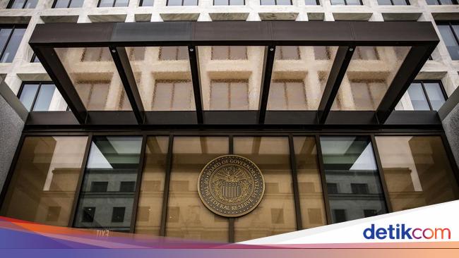 Abaikan Seruan Trump, The Fed Kembali Tahan Suku Bunga