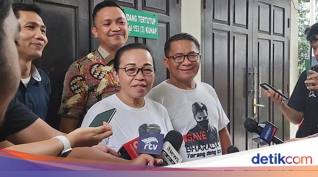 Ibu Eliezer Berterima Kasih ke Orang Tua Yosua yang Terima Maaf Anaknya Ibu Eliezer Berterima Kasih ke Orang Tua Yosua yang Terima Maaf Anaknya