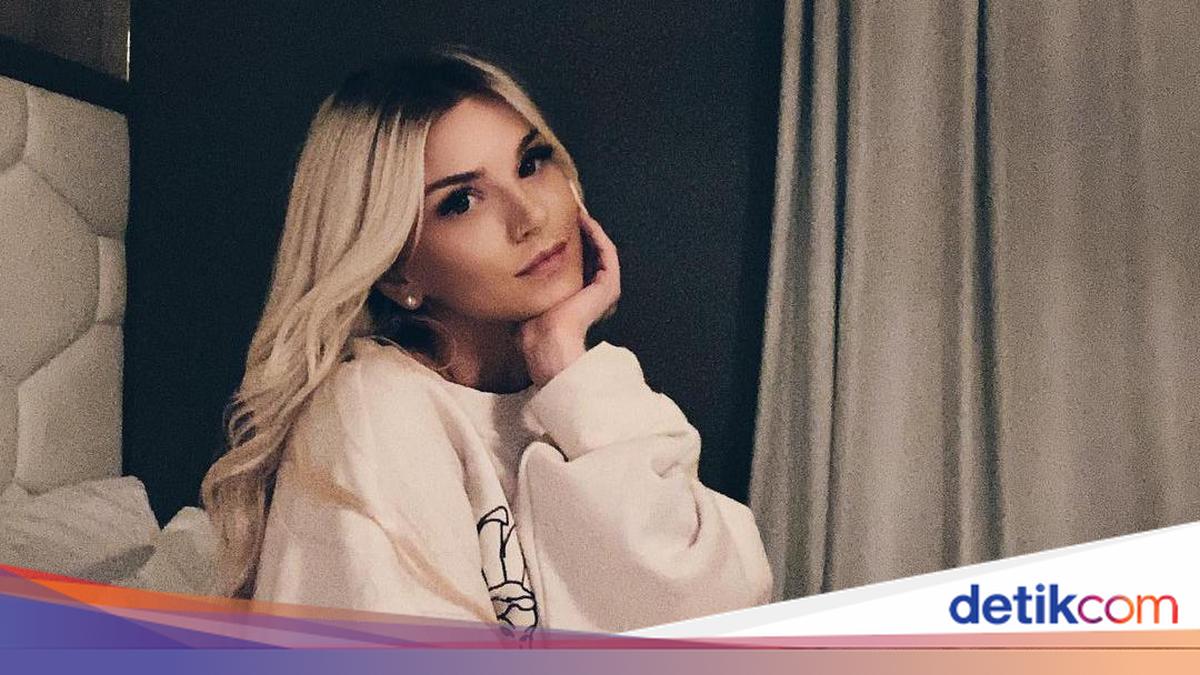 Ketahuan Jadi Model OnlyFans, Wanita Ini Dilarang Menginjak Sekolah Anak