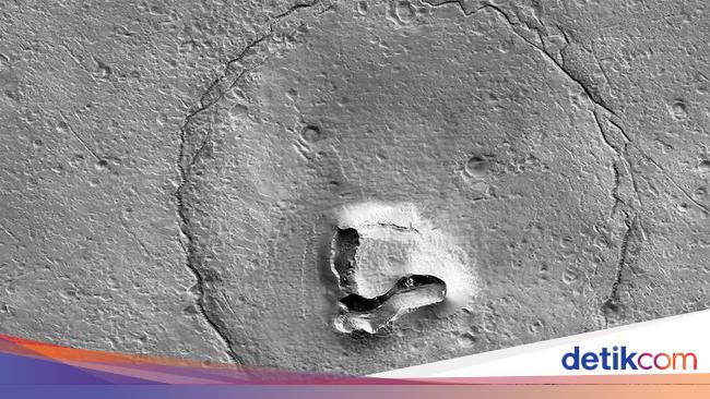 Ada Batu di Mars yang Membentuk Wajah Beruang, Ini Penjelasannya