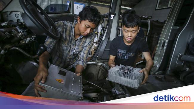 Harga Konversi Mobil Bensin ke Listrik Rp 250-900 Juta Lho!