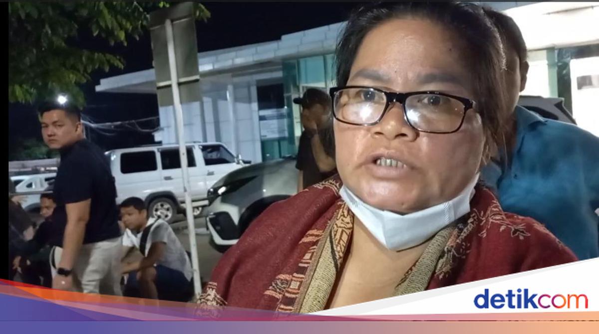 Cerita Saksi Selendangnya Dipinjam Nutupi Penumpang Bugil Mobil Pelat Merah