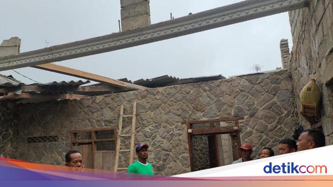 Puting Beliung Terjang Lereng Merbabu Boyolali, Puluhan Rumah Rusak