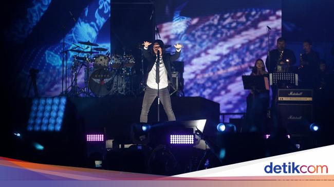 Deretan Elit Politik Ini Hadir di Konser Dewa 19 Deretan Elit Politik Ini Hadir di Konser Dewa 19