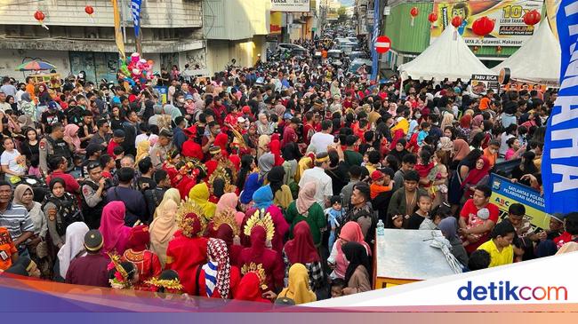 Serunya Karnaval Jappa Jokka Cap Go Meh Makassar