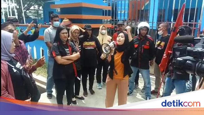 Kontrak Kerja Erma Buruh Viral Grobogan Belum Diperpanjang, Ini 3 Syaratnya