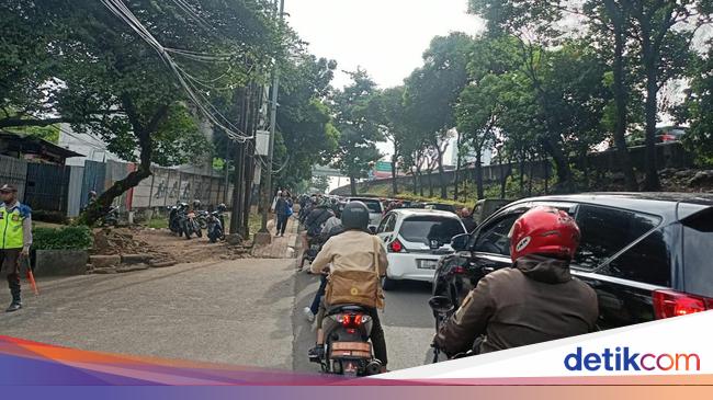 Jalan TB Simatupang Arah Ragunan Jaksel Macet Pagi Ini Jalan TB Simatupang Arah Ragunan Jaksel Macet Pagi Ini
