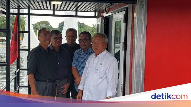 Menteri PUPR Tinjau Kapal RS Terapung PDIP Menteri PUPR Tinjau Kapal RS Terapung PDIP