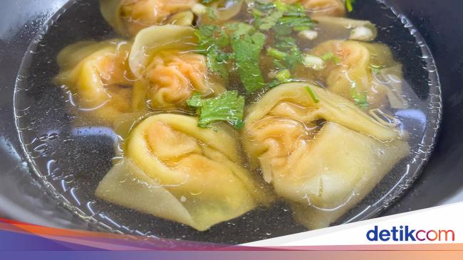 Resep Sup Pangsit Udang dan Ayam dengan Kaldu Bening yang Gurih Enak