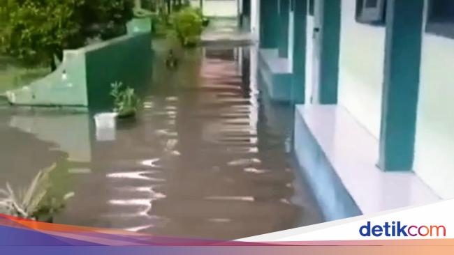 Banjir Rendam SMP di Situbondo, Kegiatan Belajar Mengajar Diliburkan