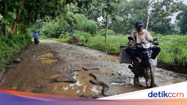 Parah! Jalan di Tlogowungu Pati Rusak, Lubangnya Besa-besar