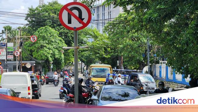 Rambu Larangan Putar Balik Cuma Jadi 'Pajangan' di Jalan Veteran Jaksel