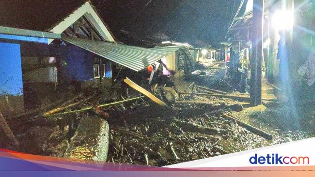 Banjir Bandang Rusak Puluhan Rumah di Ijen Bondowoso, Warga Mulai Mengungsi