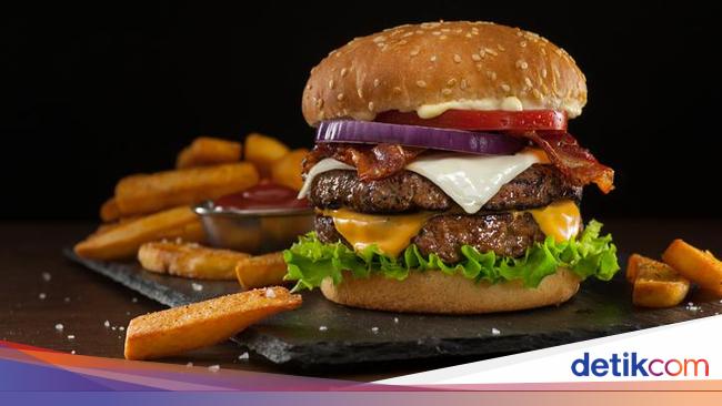 Pekerja Kantoran Ini Protes, Harga Burger Langganannya Naik Rp 1.500