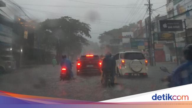 Peringatan Dini Cuaca Ekstrem BMKG Makassar: Mariso-Mamajang Hujan Lebat-Petir hingga Malam