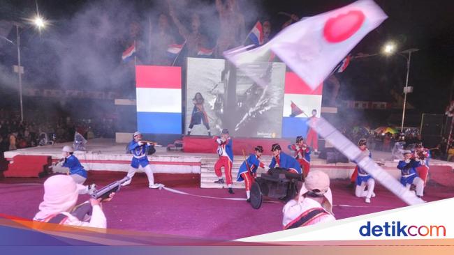 Hujan Warnai Pertunjukan Drama Kolosal Peta Blitar