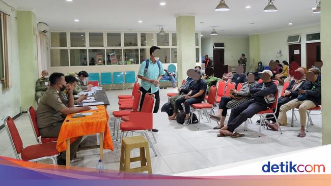 22 Pasangan Kena Razia Valentine di Surabaya, 1 Pria Ditinggal Pacarnya