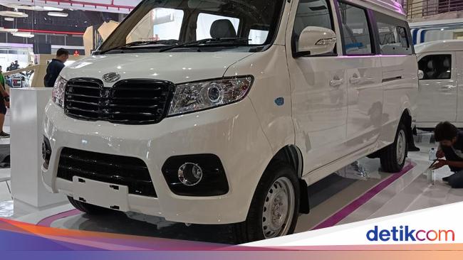 Berani! Esemka Pajang Mobil Listrik Komersil BIMA EV di IIMS 2023