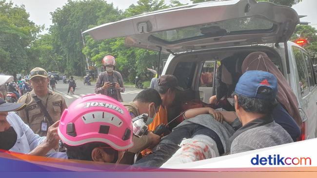 Truk Kontainer Seruduk Dua Pemotor di Surabaya, 1 Korban Patah Tulang Kaki Truk Kontainer Seruduk Dua Pemotor di Surabaya, 1 Korban Patah Tulang Kaki