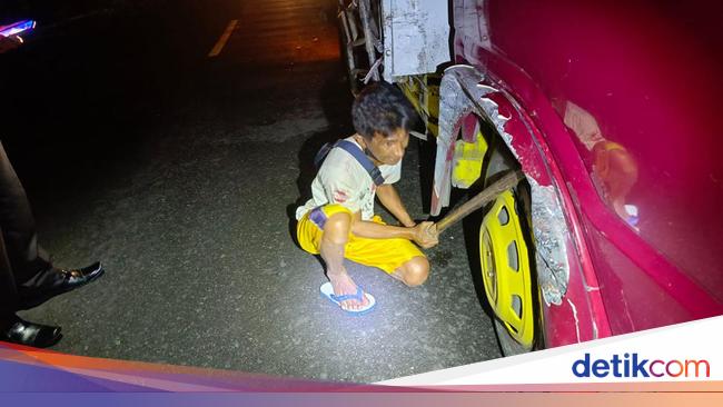 2 Penumpang Tewas Terlempar Saat 2 Truk Tabrakan di Buleleng