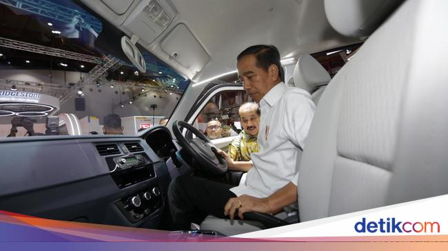 Jawab Jokowi soal Mobil Esemka di IIMS 2023: Udah...