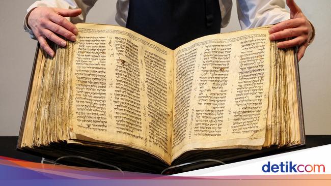 Potret Alkitab Ibrani Tertua di Dunia Bakal Dilelang hingga Rp 758,8 M