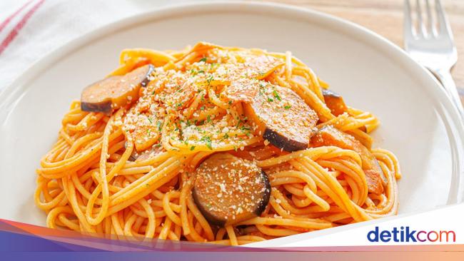 Resep Spaghetti Tumis Terong dan Daging Asap, Mulur Gurihnya Nagih