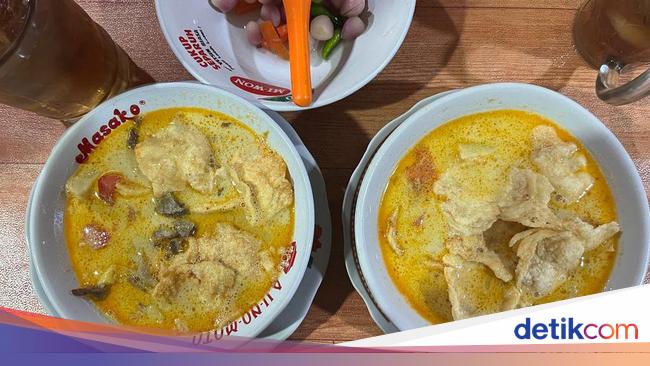 Soto Kaki Sapi Bang Mamat: Soto Betawi Legendaris Isi Kikil hingga Paru ...