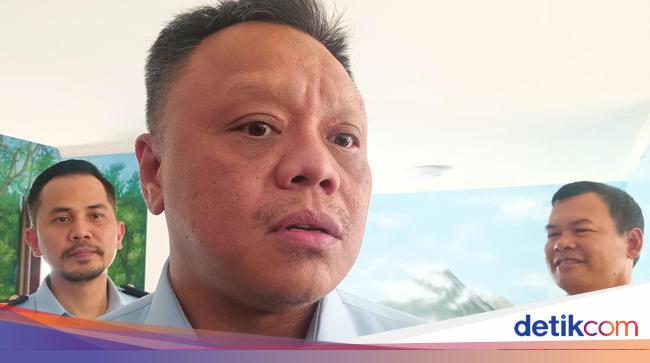 Imigrasi soal Poster Bule Rusia: Boleh Nggak WNA Gabung Ormas?