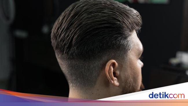 15 Rekomendasi Gaya Rambut Pendek Pria Indonesia yang Populer
