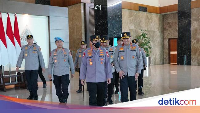Kapolri Terbang ke Jambi Pantau Langsung Evakuasi Kapolda Jambi dkk