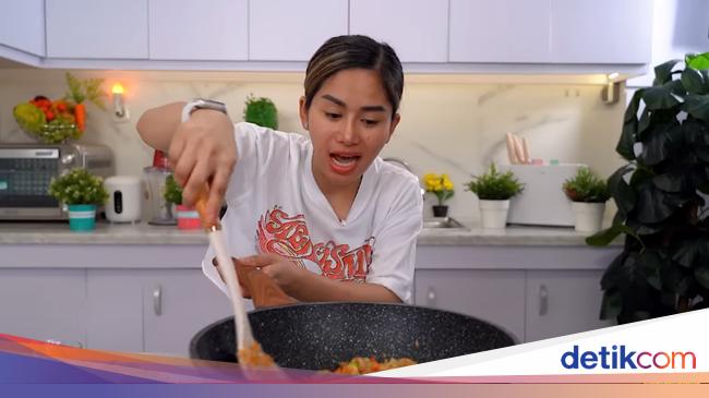 Doyan Pedas, Ini 10 Masakan YouTuber Farida Nurhan yang Cabenya Numpuk
