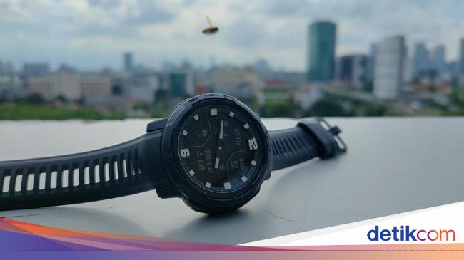 Review Garmin Instinct Crossover: Smartwatch Tangguh Banyak Fitur