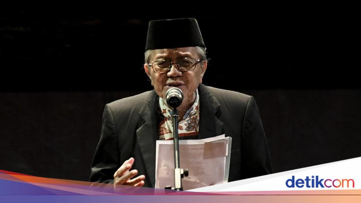 Profil dan Kumpulan Puisi Taufiq Ismail, Sastrawan Asal Bukittinggi