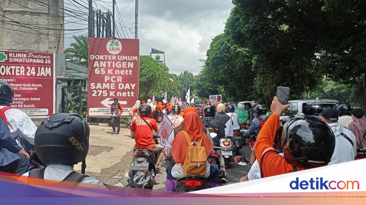 Jalan TB Simatupang Macet Saat Anies Naik Delman ke Deklarasi Capres PKS