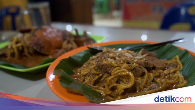 Nikmatnya Mie Aceh Daging Rusa di Medan yang Dimasak Pakai Arang
