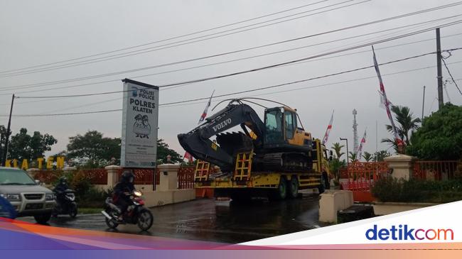 Gerebek Tambang Ilegal di Merapi Klaten, Bareskrim Polri Sita 1 Backhoe Gerebek Tambang Ilegal di Merapi Klaten, Bareskrim Polri Sita 1 Backhoe