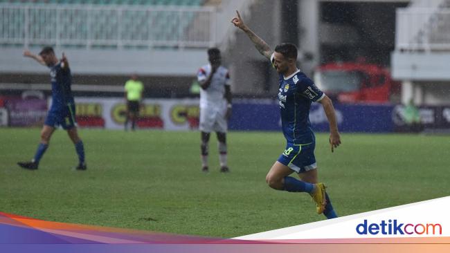 5 Fakta Menarik di Balik Kemenangan Persib atas Arema 5 Fakta Menarik di Balik Kemenangan Persib atas Arema